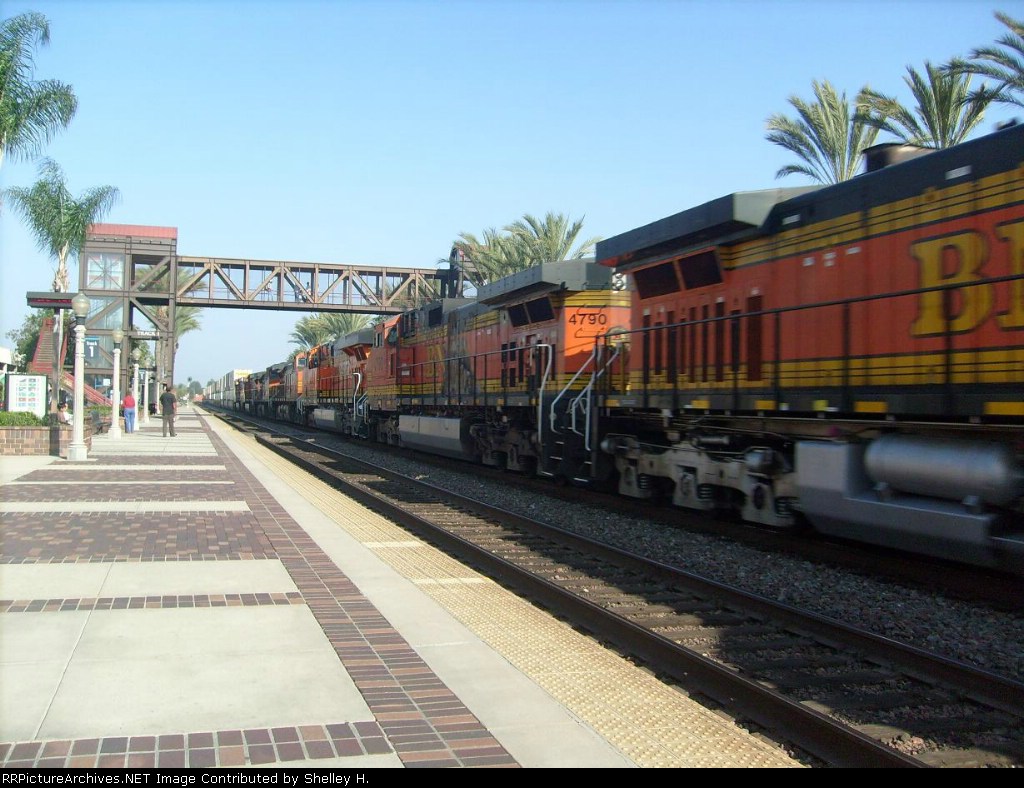 BNSF 4790 has caught on fire!!!